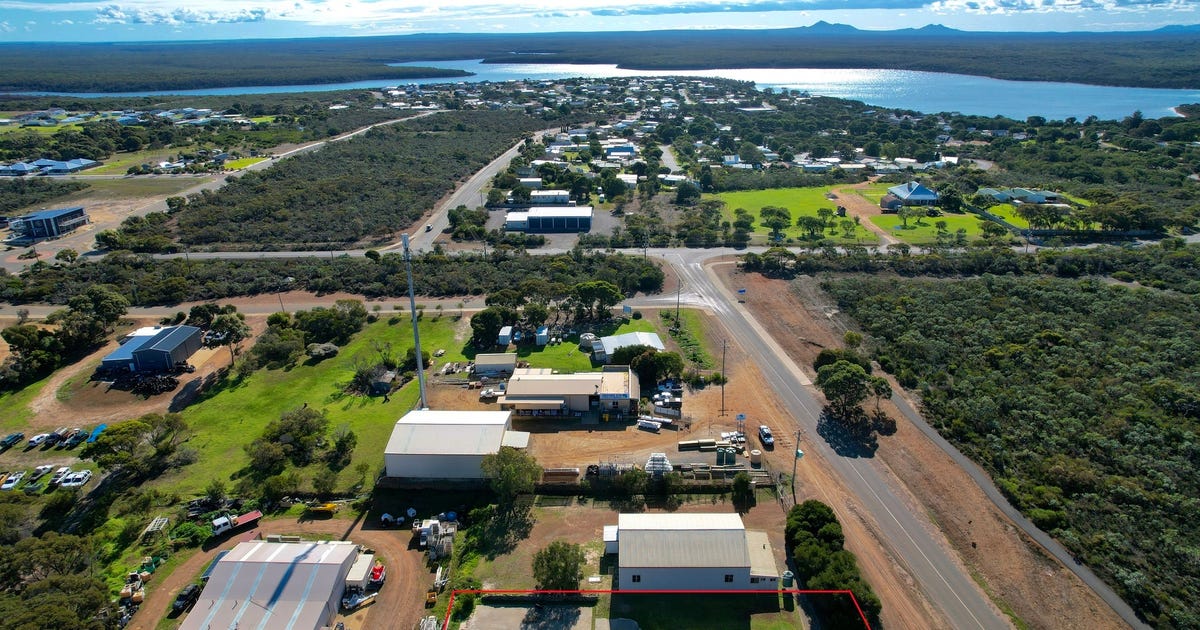 2 Wellstead Road, Bremer Bay WA 6338 - property.com.au