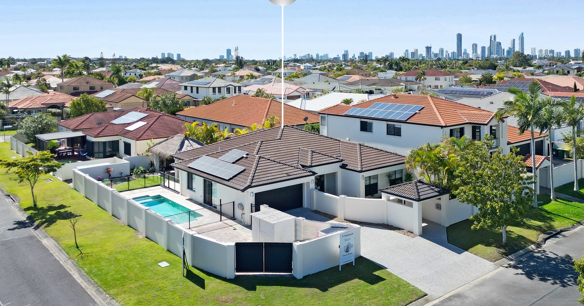 13 Ulrike Way, Benowa QLD 4217 - property.com.au