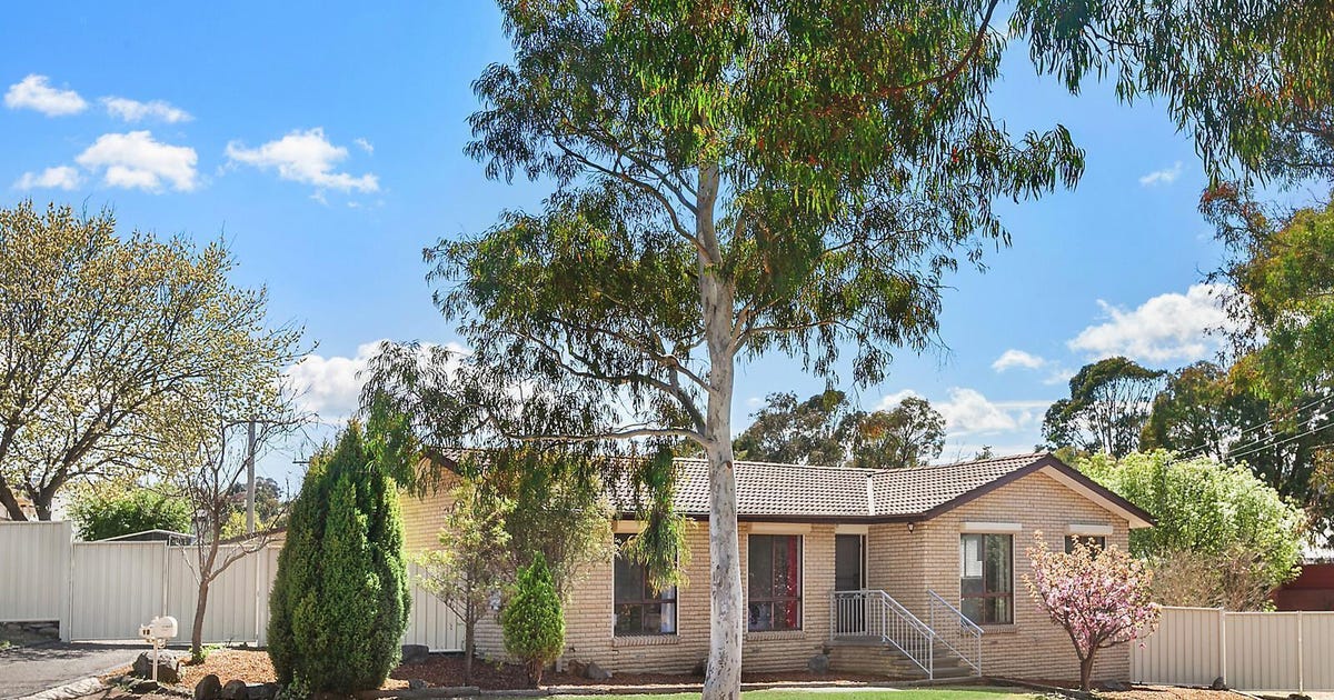 18 Castleton Cres, Gowrie ACT 2904 - property.com.au