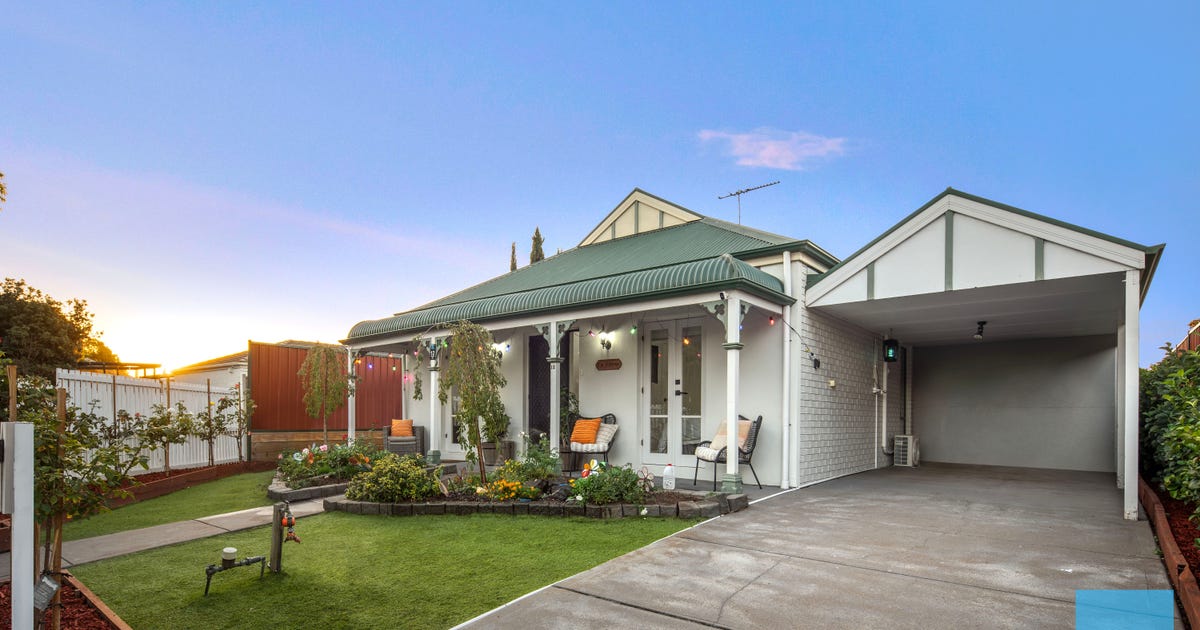 12 Squires Court, Caroline Springs VIC 3023 - property.com.au