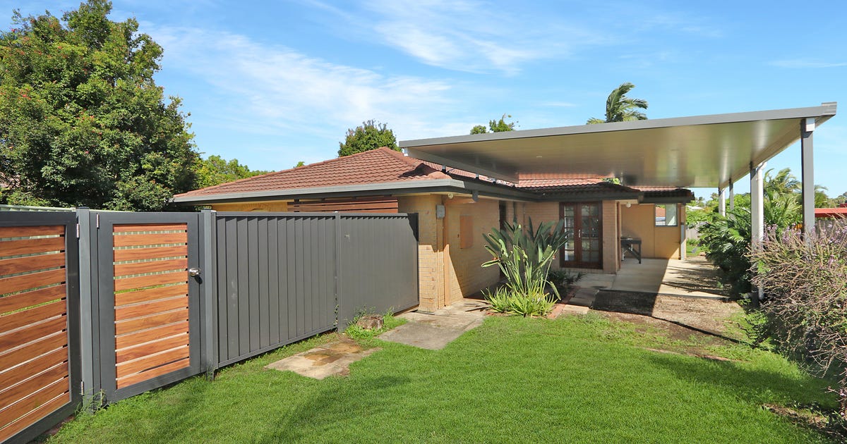 1/8 Orkney Place, Labrador QLD 4215 - property.com.au