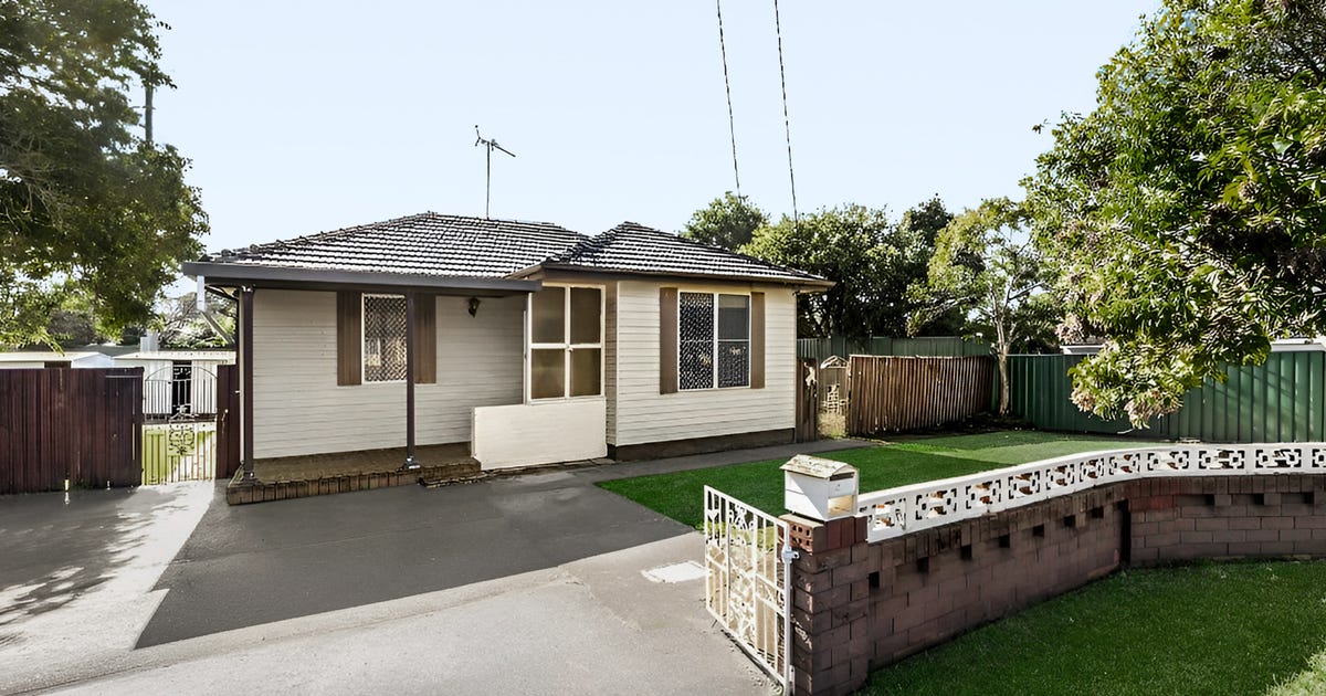 4 Pambula Avenue, Revesby NSW 2212 - property.com.au