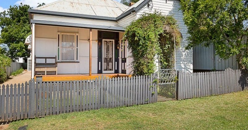 8 Peardon Street, South Toowoomba QLD 4350 - property.com.au