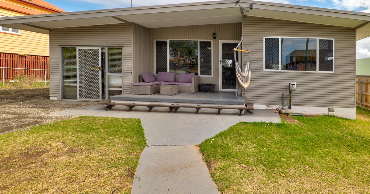 15 Park Street, Lowood QLD 4311 - property.com.au