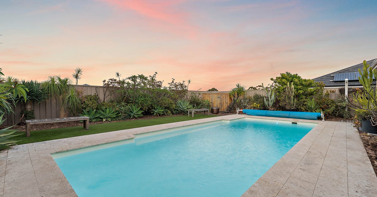 18 Howe Street, Beeliar WA 6164 - property.com.au