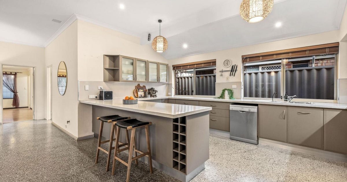 8 Marie Court, Atwell WA 6164 - property.com.au