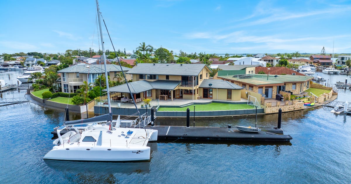 12 Rabaul Avenue, Runaway Bay QLD 4216 - property.com.au