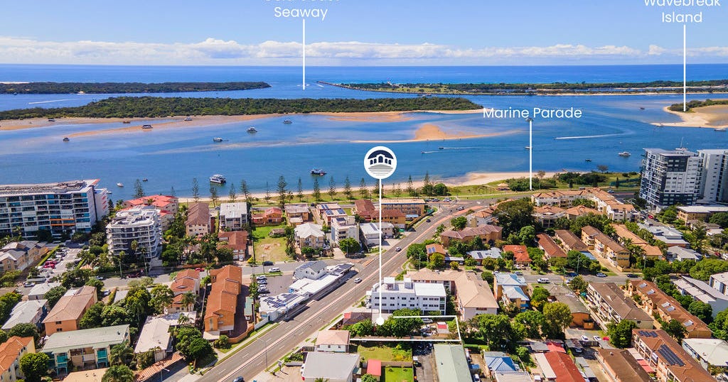 18 Brisbane Road, Labrador QLD 4215 - property.com.au