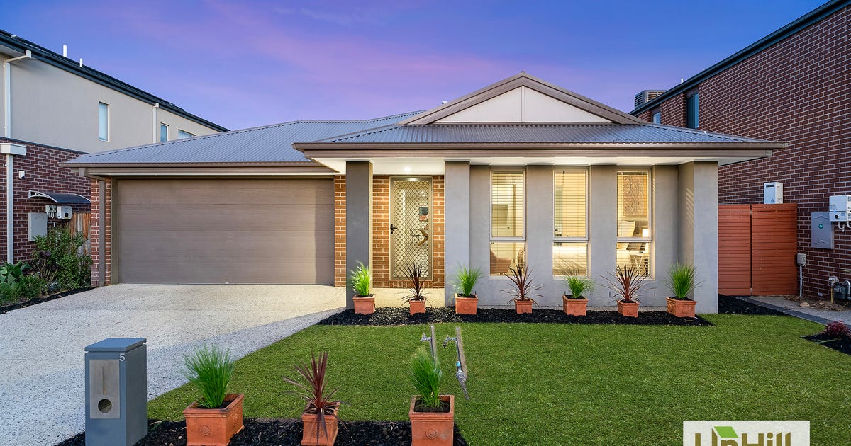 5 Pebblestone Circuit, Clyde North VIC 3978 - property.com.au