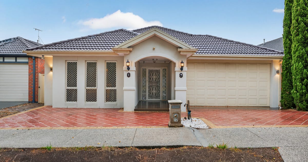 17 Maranoa Grove, Caroline Springs VIC 3023 - property.com.au