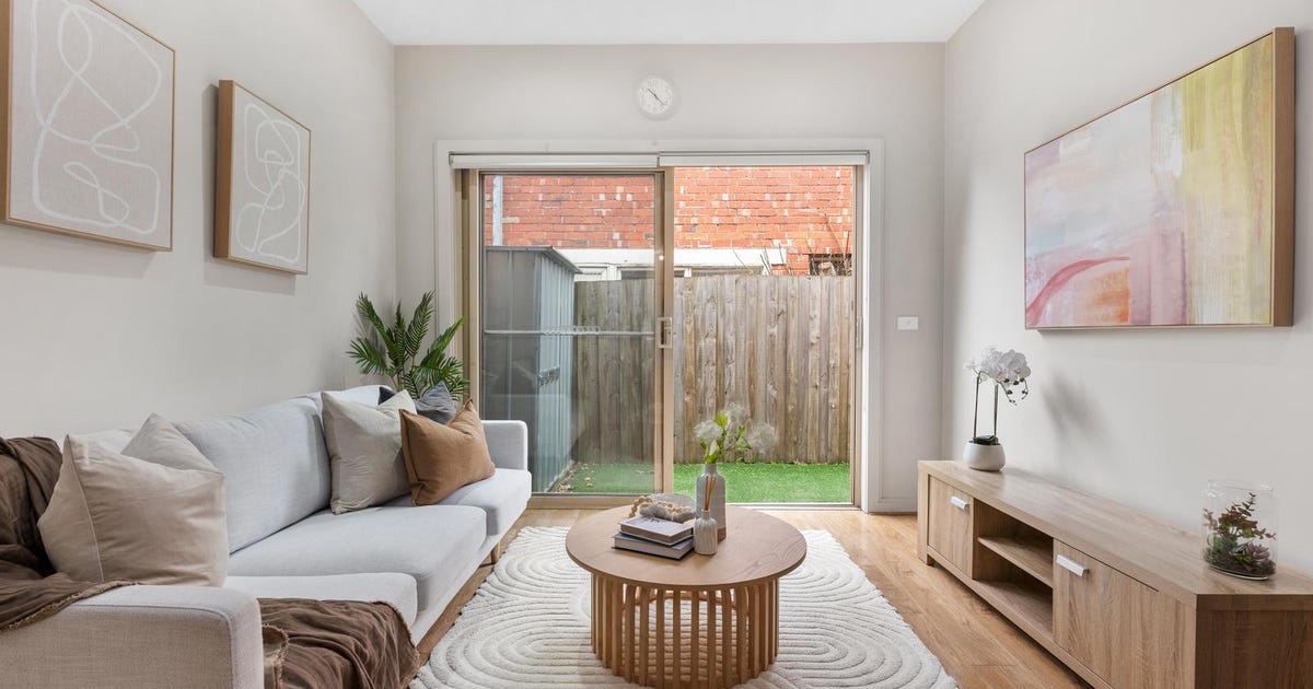 2/13 Stephenson Street, Springvale VIC 3171 - property.com.au