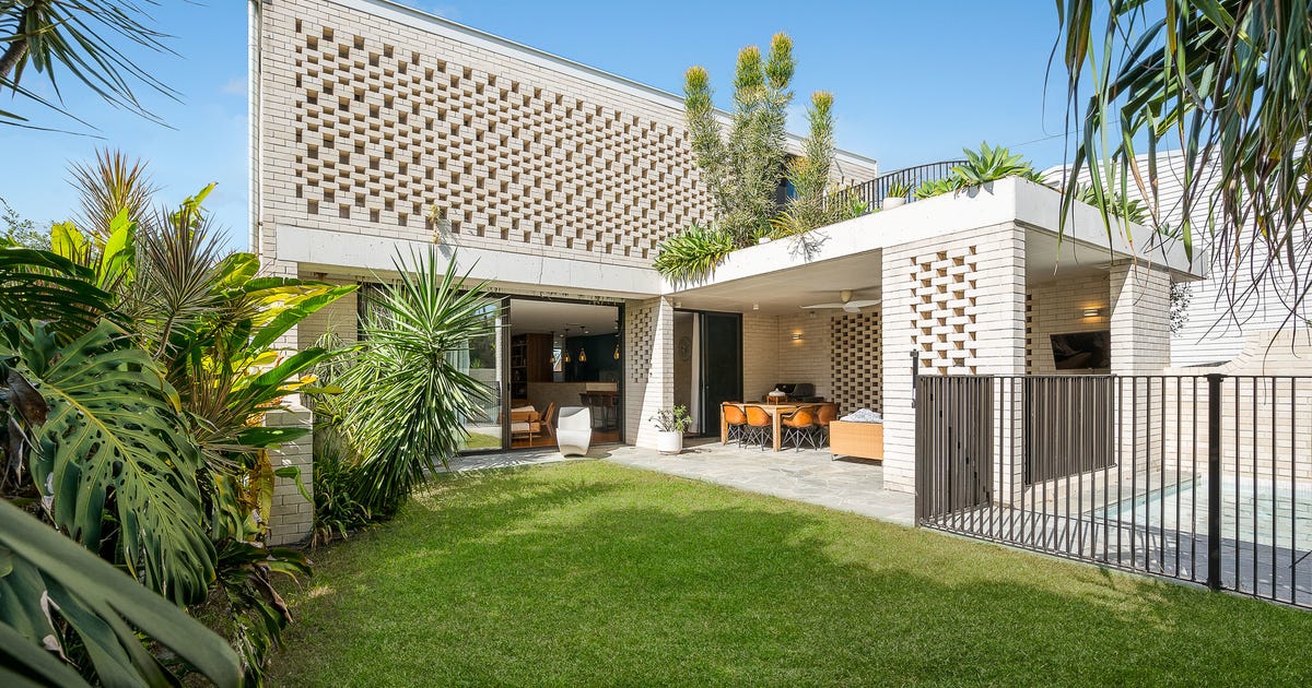 137 Seventh Avenue, St Lucia QLD 4067 - property.com.au