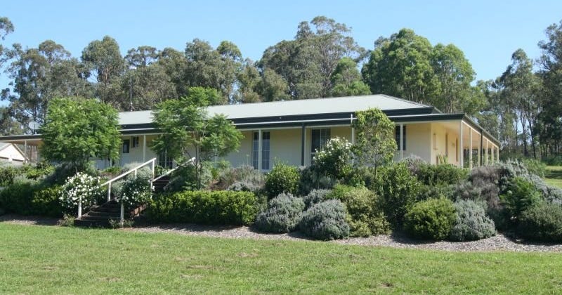10 Lyrebird Road, Pheasants Nest NSW 2574 - property.com.au
