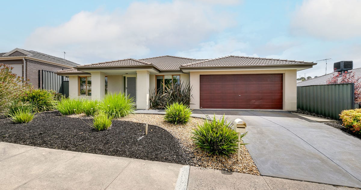 30 Victoria Place, Pakenham VIC 3810 - property.com.au