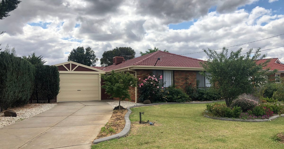 18 Lamb Grove, Hoppers Crossing VIC 3029 - property.com.au