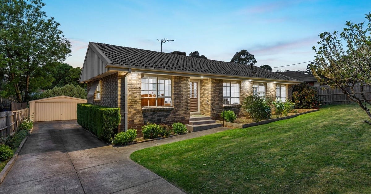 5 Myoora Drive, Mooroolbark VIC 3138 - property.com.au