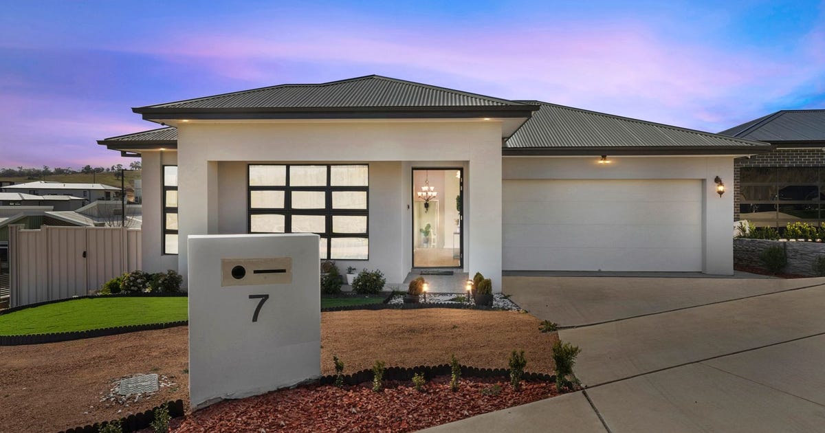 7 Kerry Crest, Whitlam ACT 2611 - property.com.au