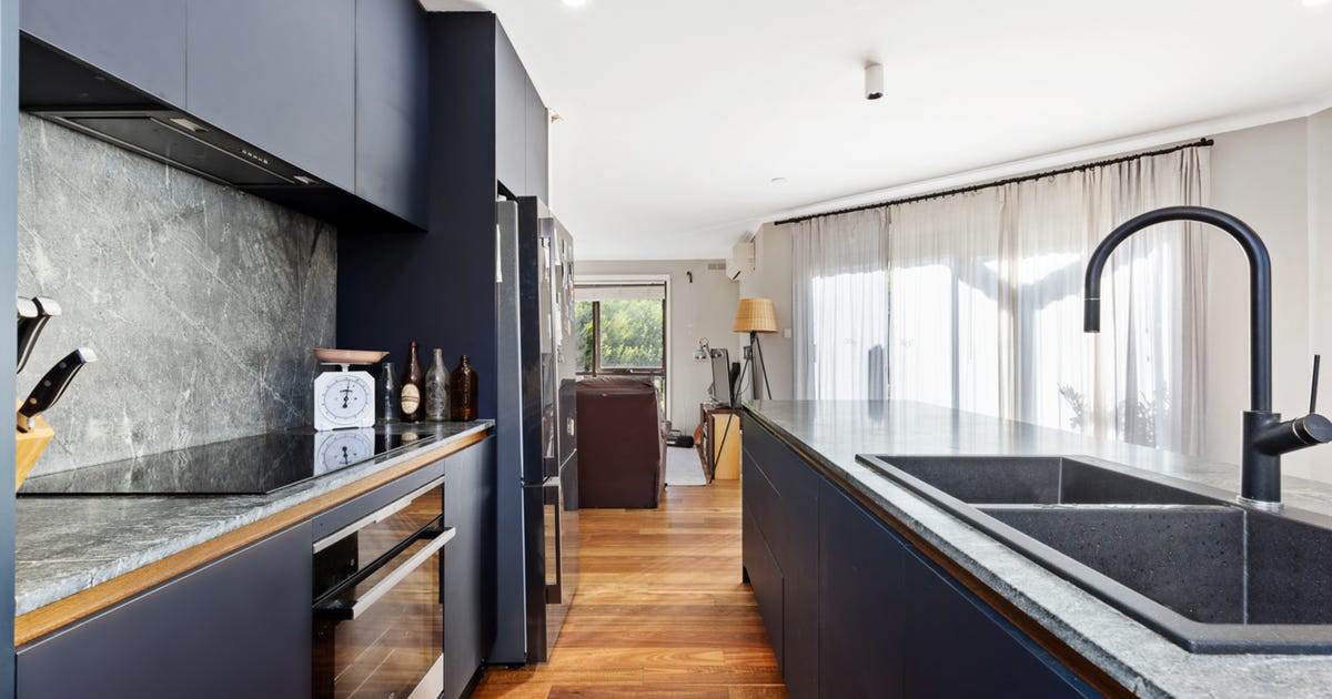 2/504 Lydiard Street N, Soldiers Hill VIC 3350 - property.com.au