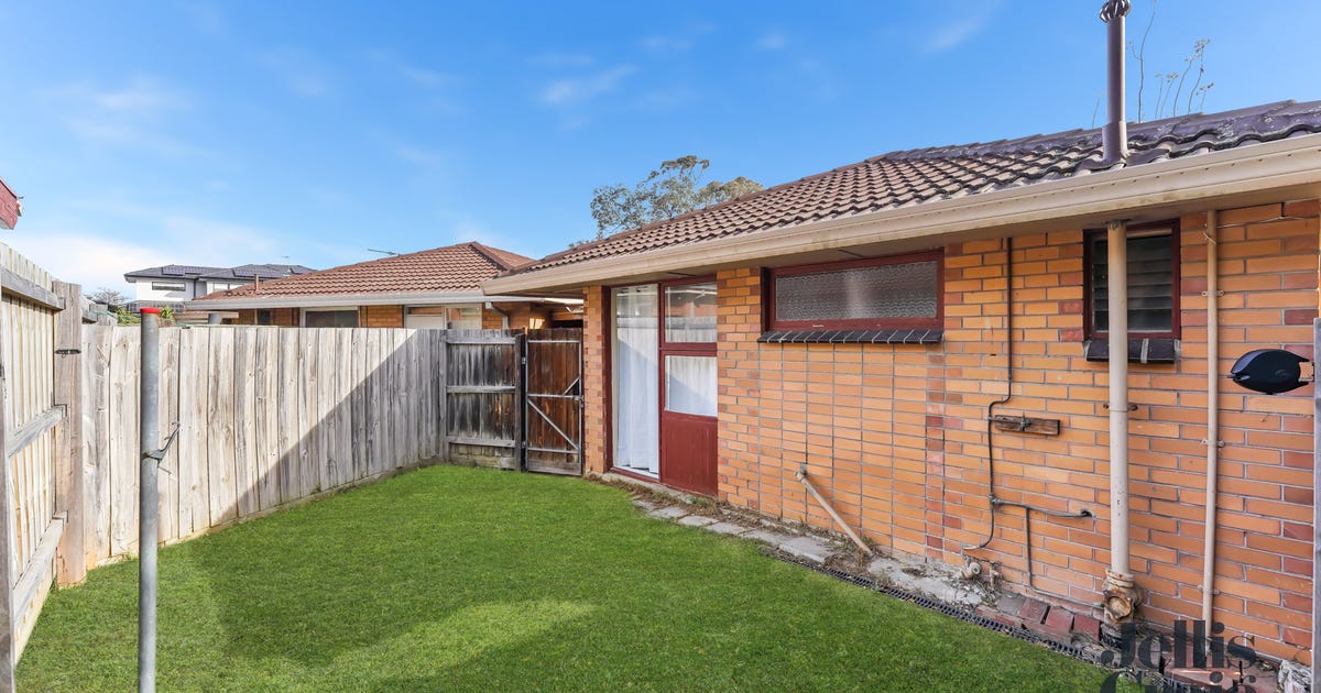 1/4 Batten Street, Glen Waverley VIC 3150 - property.com.au