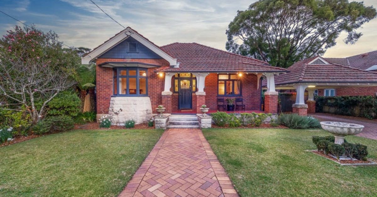15 Duntroon Avenue, Roseville NSW 2069 - property.com.au
