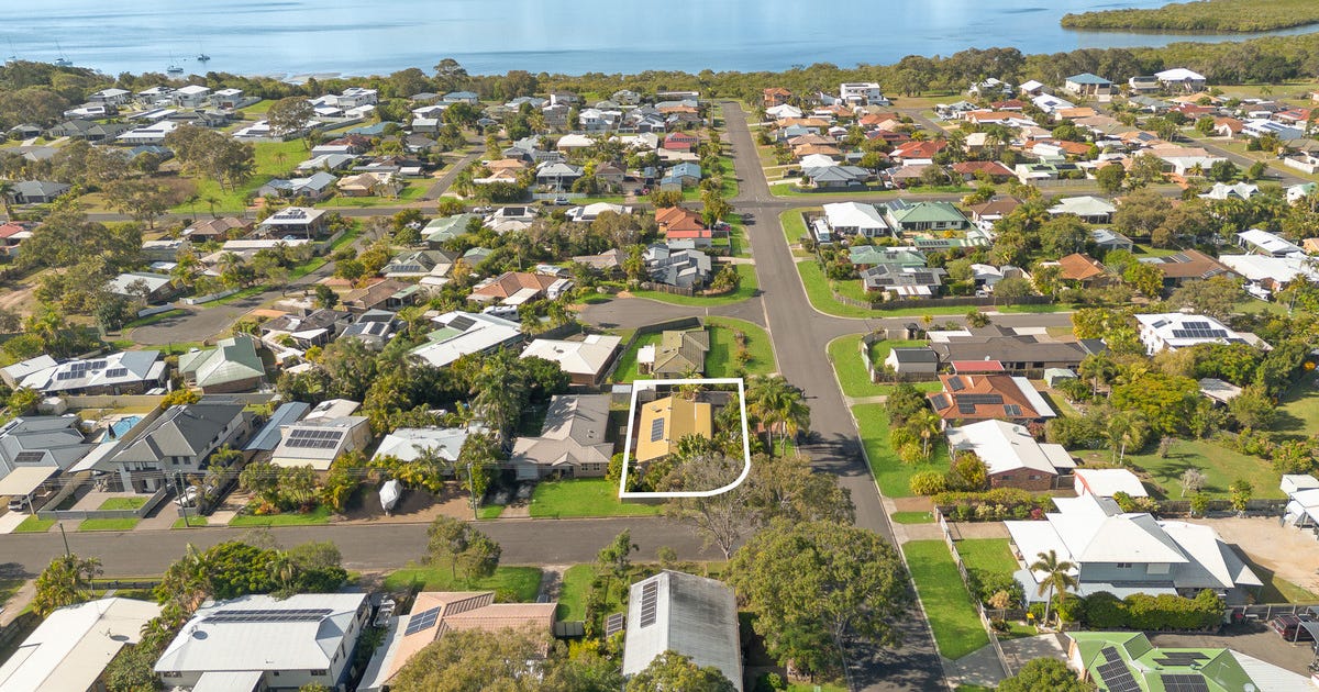 7 Aimee Drive, Urangan QLD 4655 - property.com.au