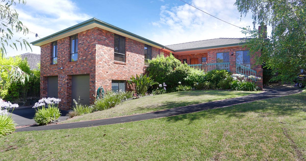 1 Merton Close, Mount Waverley VIC 3149 - property.com.au