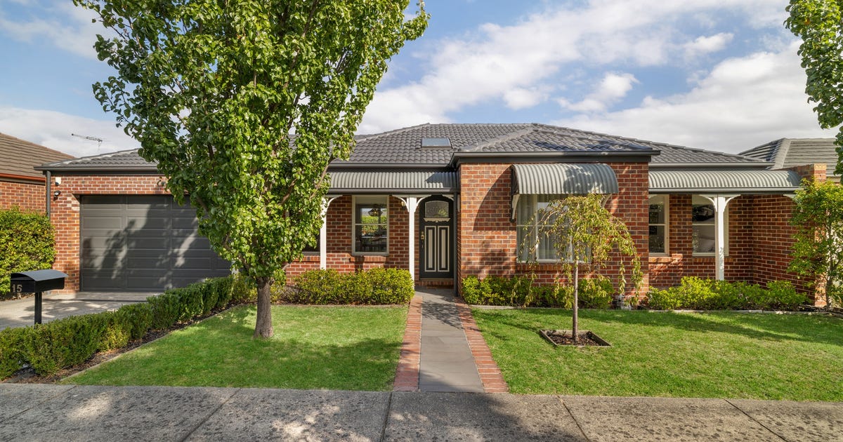 15 Allardice Parade, Berwick VIC 3806 - property.com.au