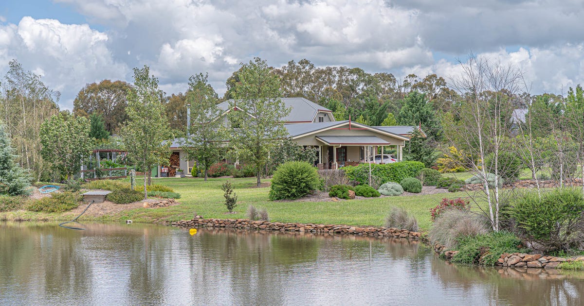 6 Welbourn Place, Saumarez Ponds NSW 2350 - property.com.au