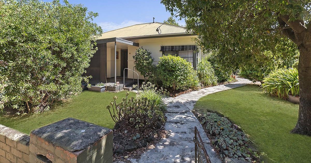 23 Learmonth Street, Hamilton VIC 3300 - property.com.au