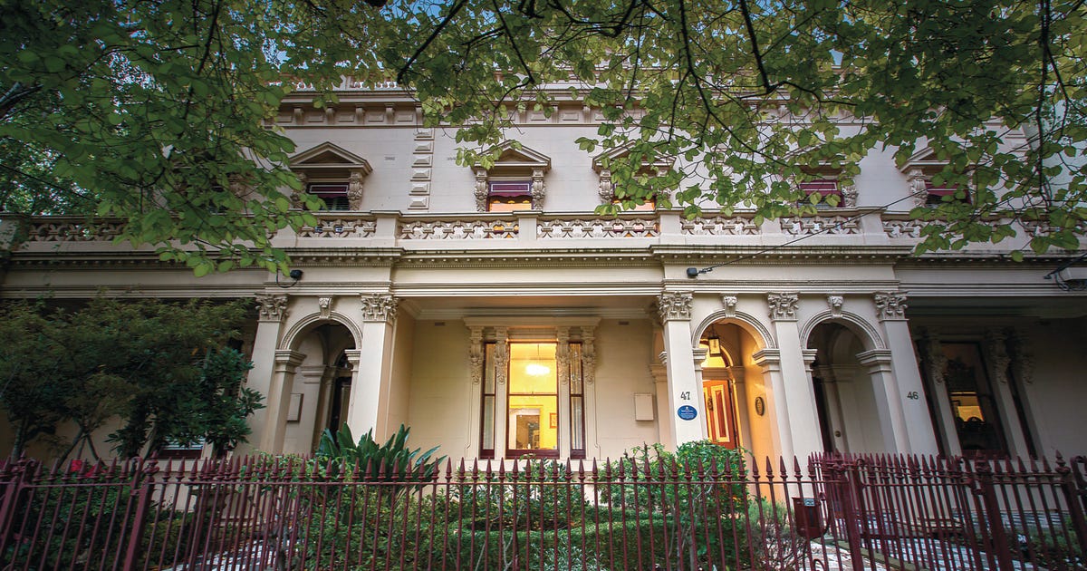 47 Howe Cres, South Melbourne VIC 3205 - property.com.au