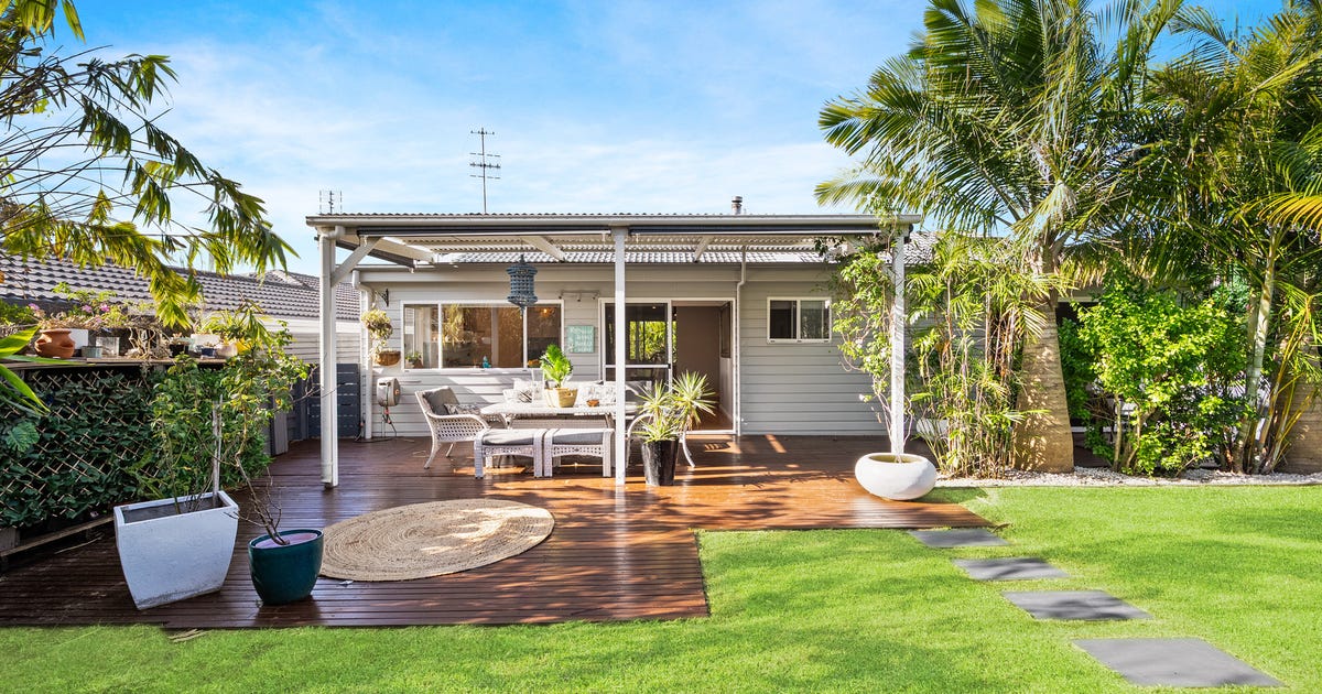 16 Patrick Street, Bateau Bay NSW 2261 - property.com.au