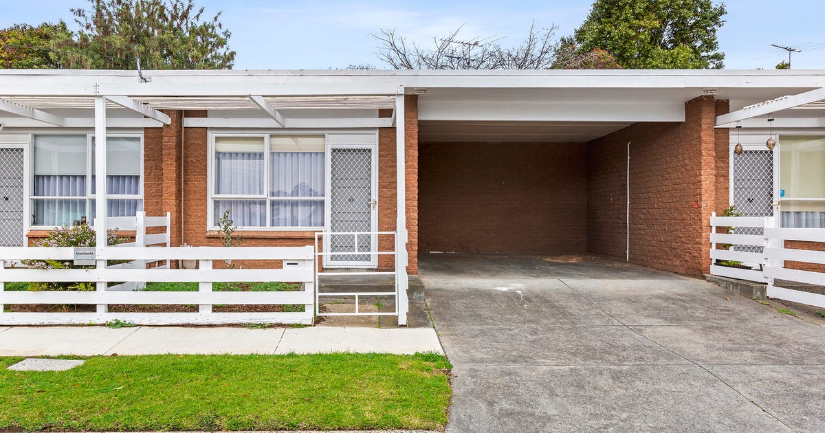 19 Coxon Parade, North Geelong VIC 3215 - property.com.au