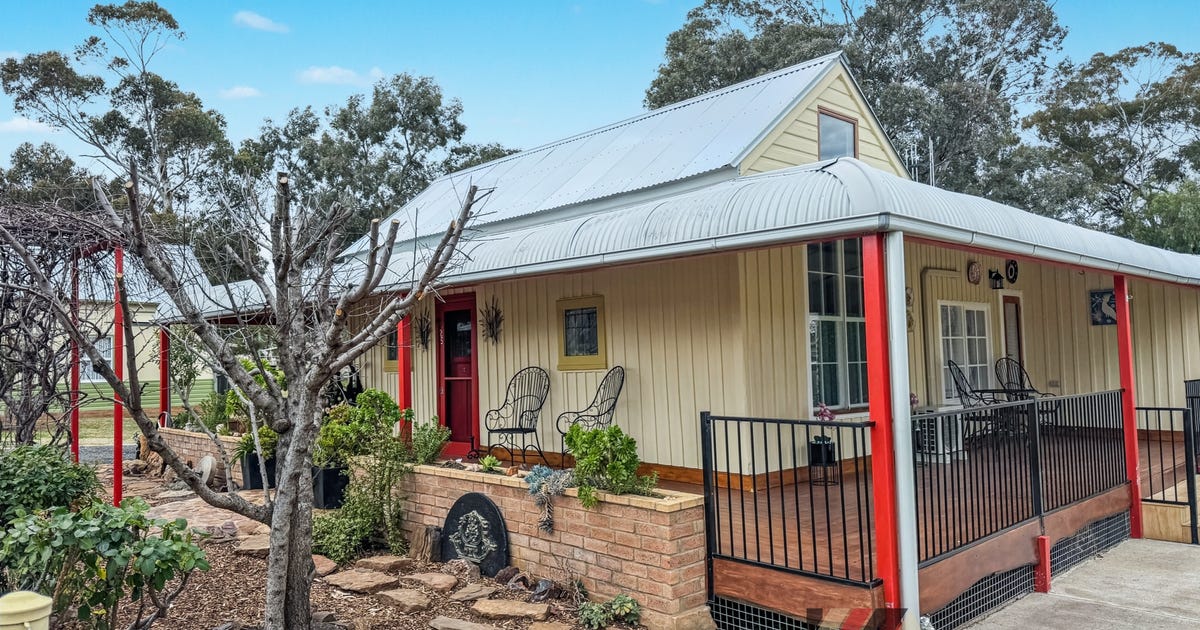 25 Murray Street, Tooraweenah NSW 2817 - property.com.au