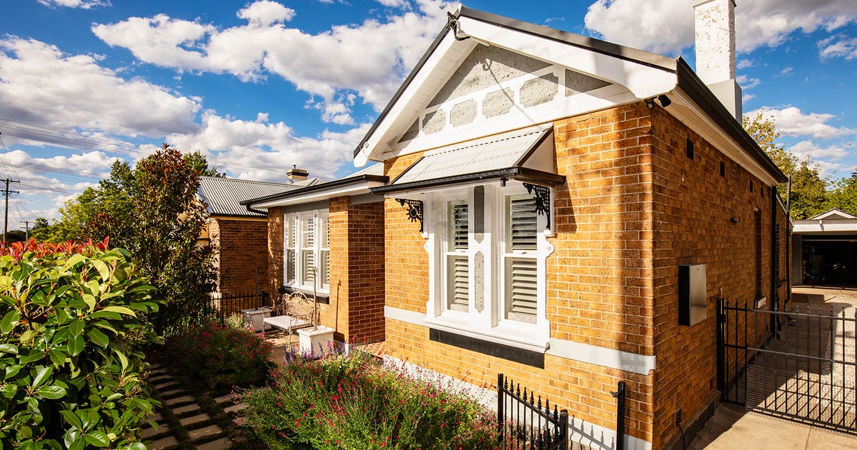 106 Clinton Street, Orange NSW 2800 - property.com.au
