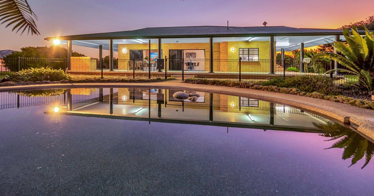 7 Daniel Close, Etty Bay QLD 4858 - property.com.au