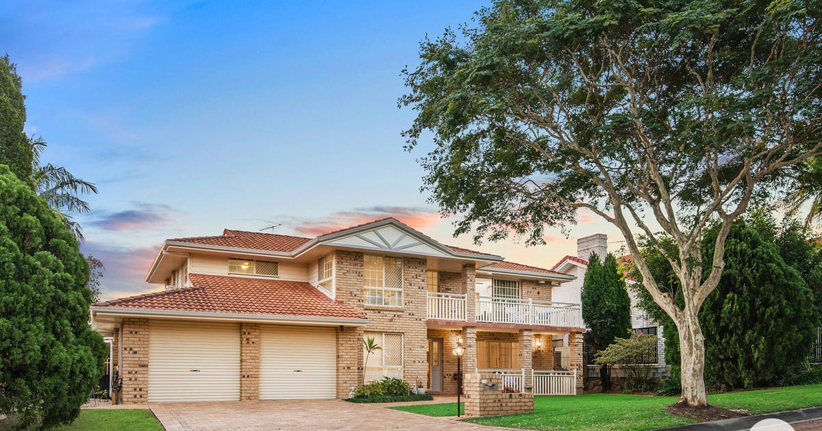 4 Troon Place, Carindale QLD 4152 - property.com.au