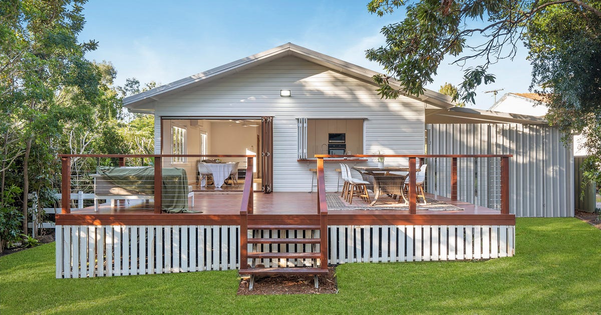 10 Merrell Street, Holland Park West QLD 4121 - property.com.au