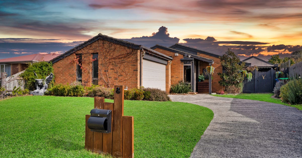 8 Clement Court, Narre Warren South VIC 3805 - property.com.au