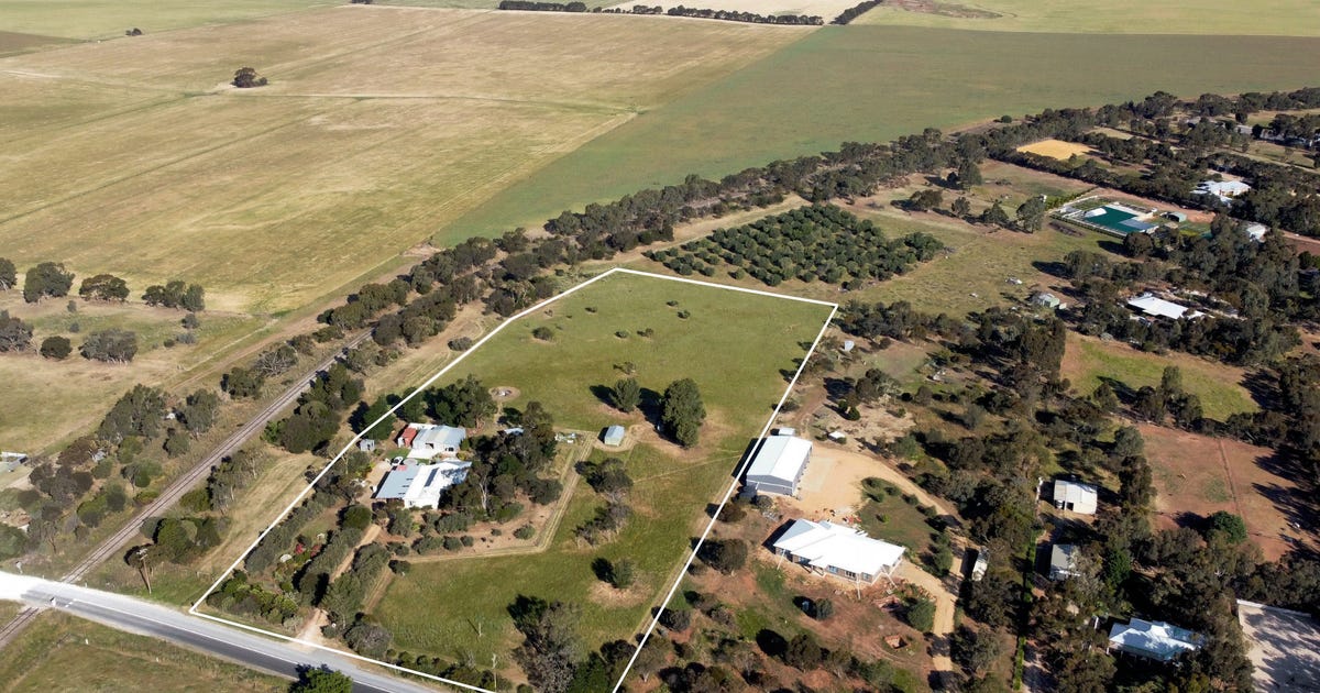 66 Burnside Road, Strathalbyn SA 5255 - property.com.au