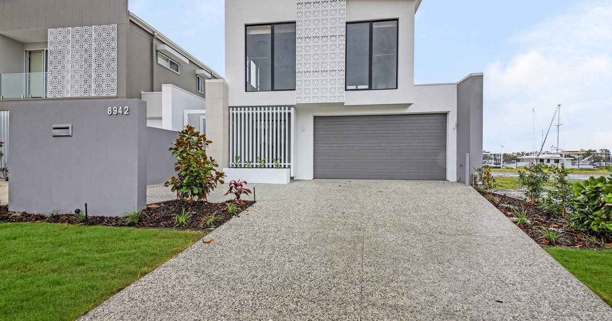 8942 The Point Circuit, Hope Island QLD 4212 - property.com.au