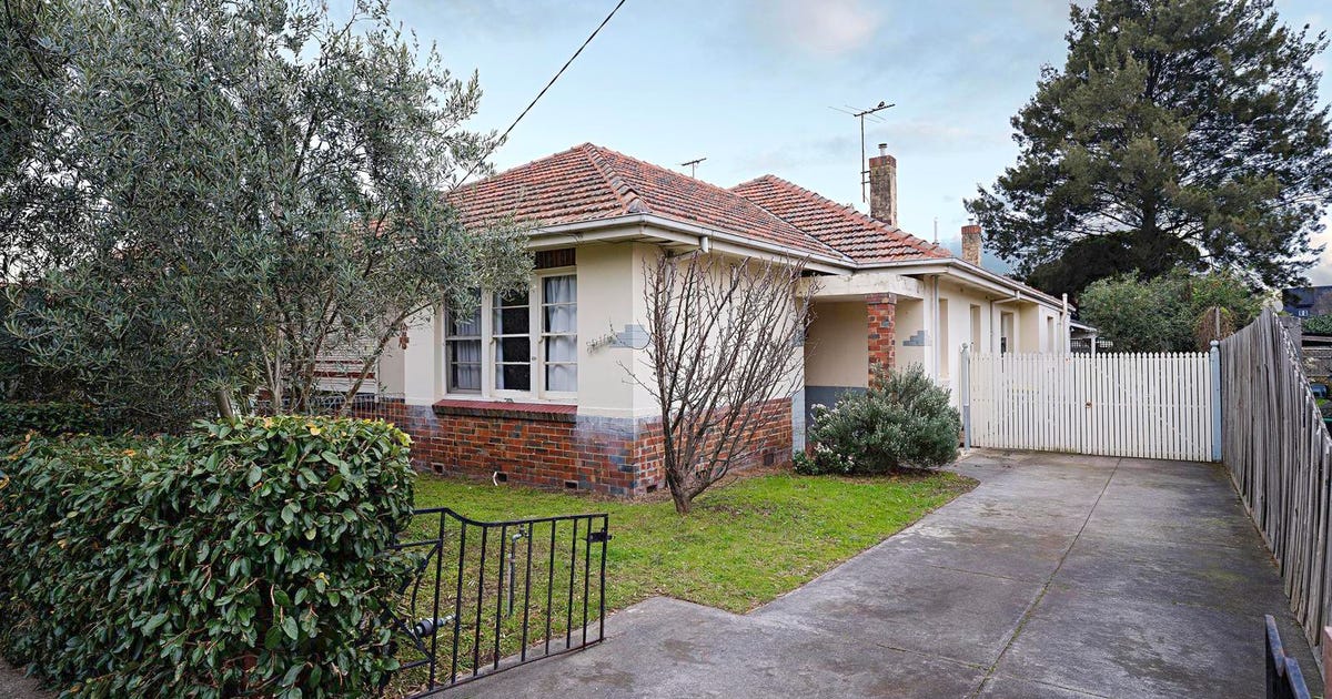 210 Raglan Street, Preston VIC 3072 - property.com.au
