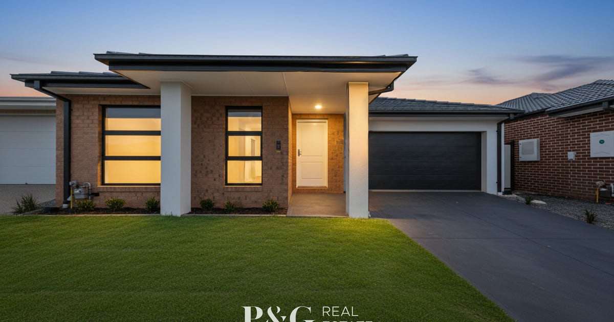 8 Monstera Street, Clyde North VIC 3978 - property.com.au