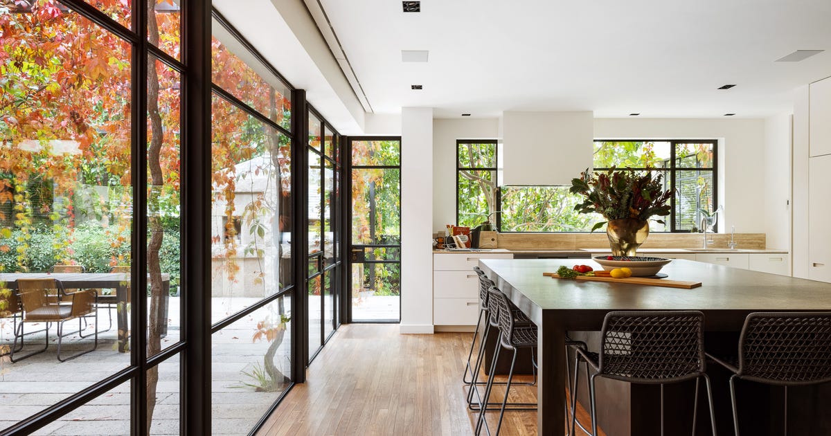 17 Linlithgow Road, Toorak VIC 3142 - property.com.au