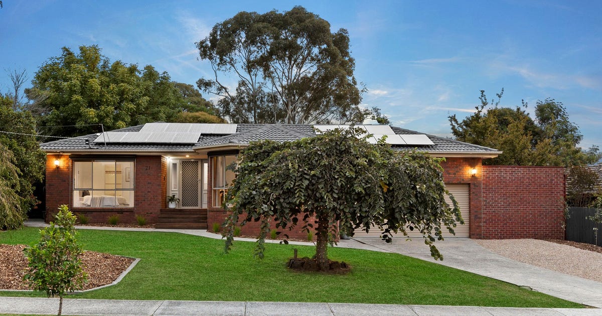 21 Cumberland Cres, Chirnside Park VIC 3116 - property.com.au