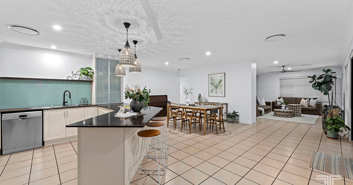 20 Kane Cres, Mansfield QLD 4122 - property.com.au