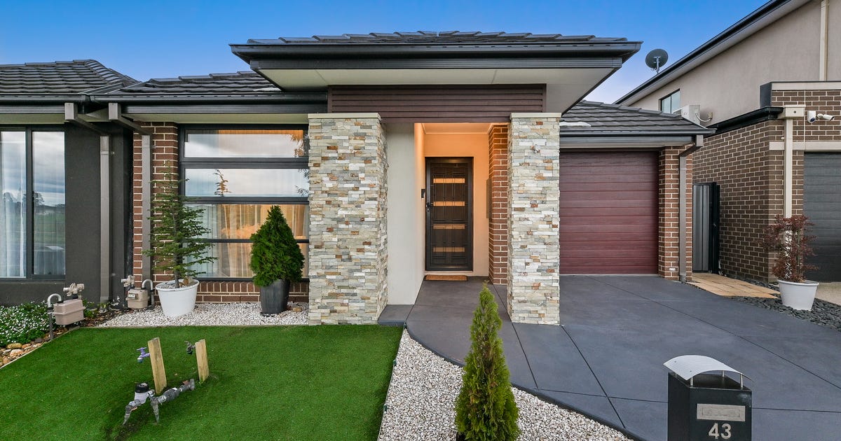 43 Springleaf Avenue, Clyde North VIC 3978 - property.com.au