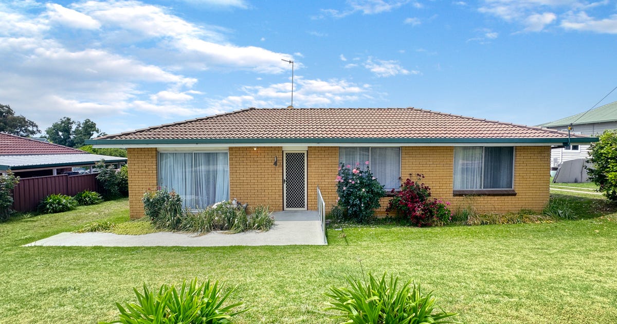 8 Bligh Avenue, Uralla NSW 2358 - property.com.au