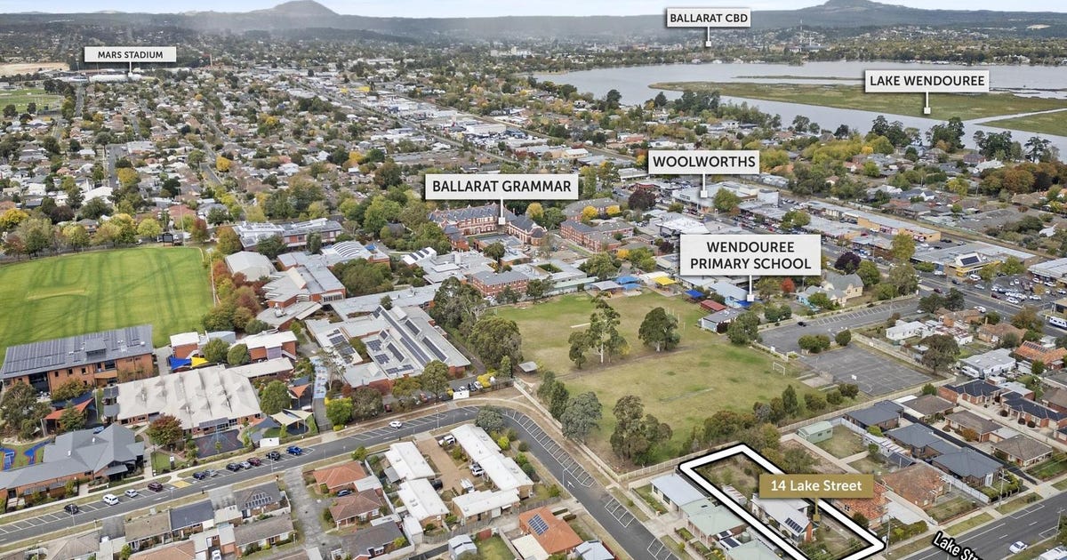 14 Lake Street, Wendouree VIC 3355 - property.com.au