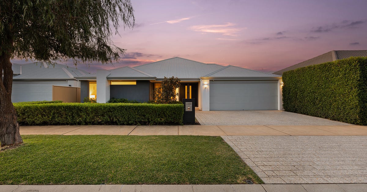 21 Lee-Steere Cres, Piara Waters WA 6112 - property.com.au