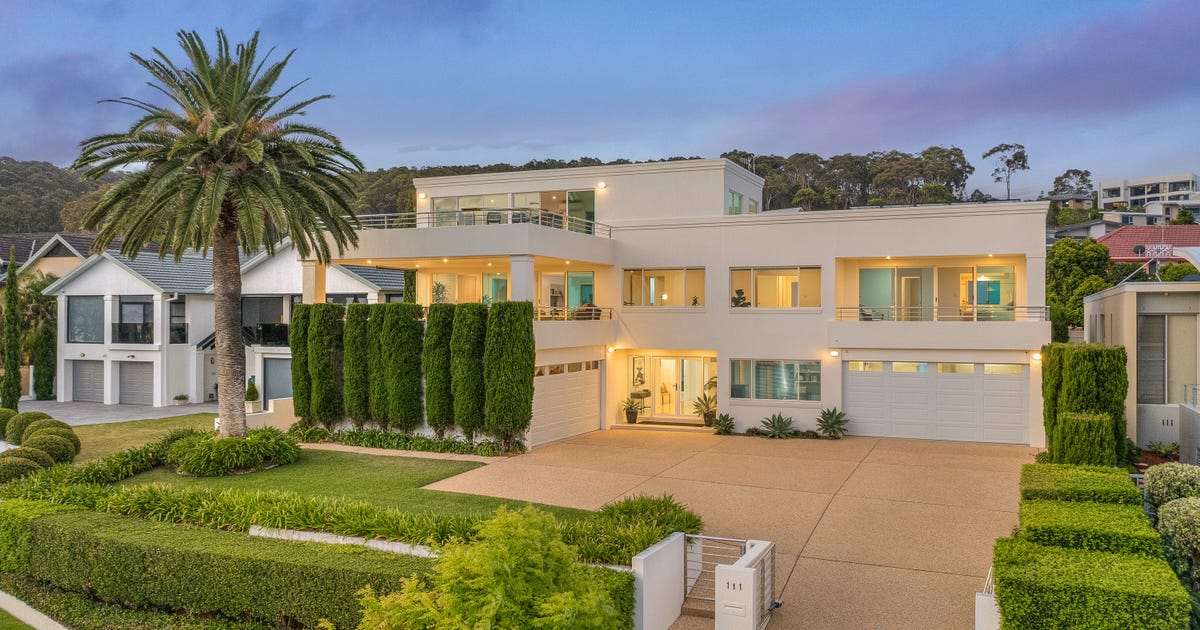111 Ross Street, Belmont NSW 2280 - property.com.au